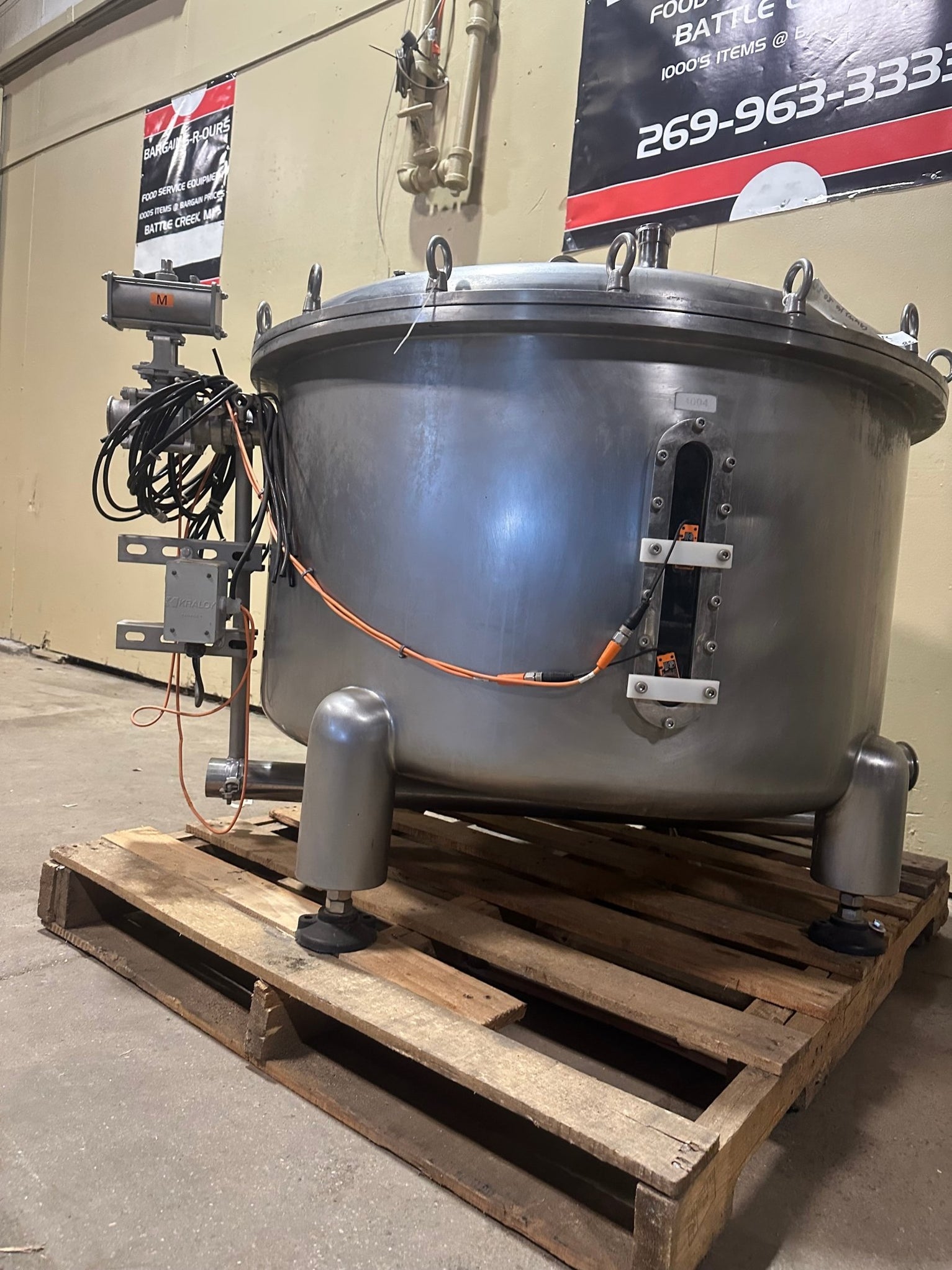 "ALL S.S PRESSURE TANK WITH VALVES AND PRESSURE GUIDE — Second Life ...