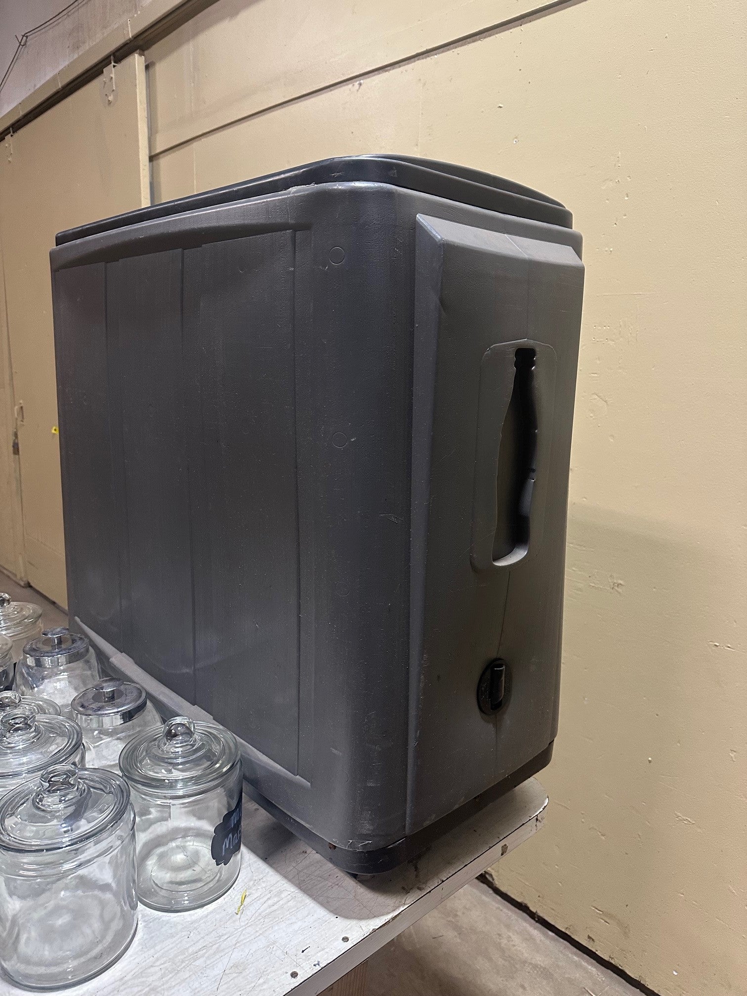 DISPLAY INDUSTRIES INSULATED ICE BATHED BOTTLED BEVERAGE HOLDER TOP OP ...