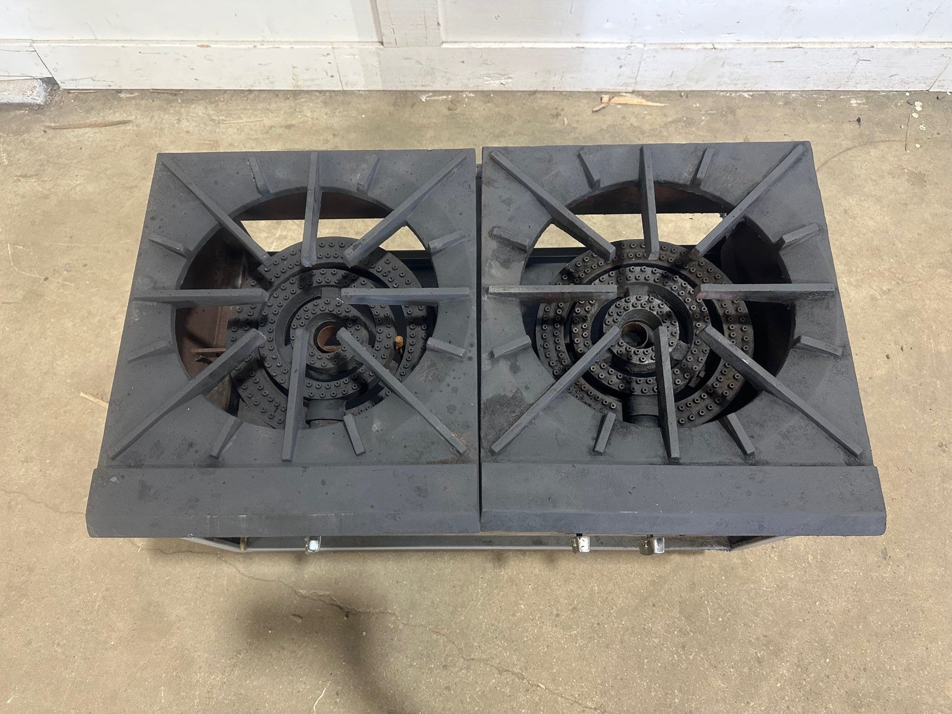 H.D COMMERCIAL NAT GAS 2 BURNER STOVE WITH GREASE CATCHER PAN — Second ...