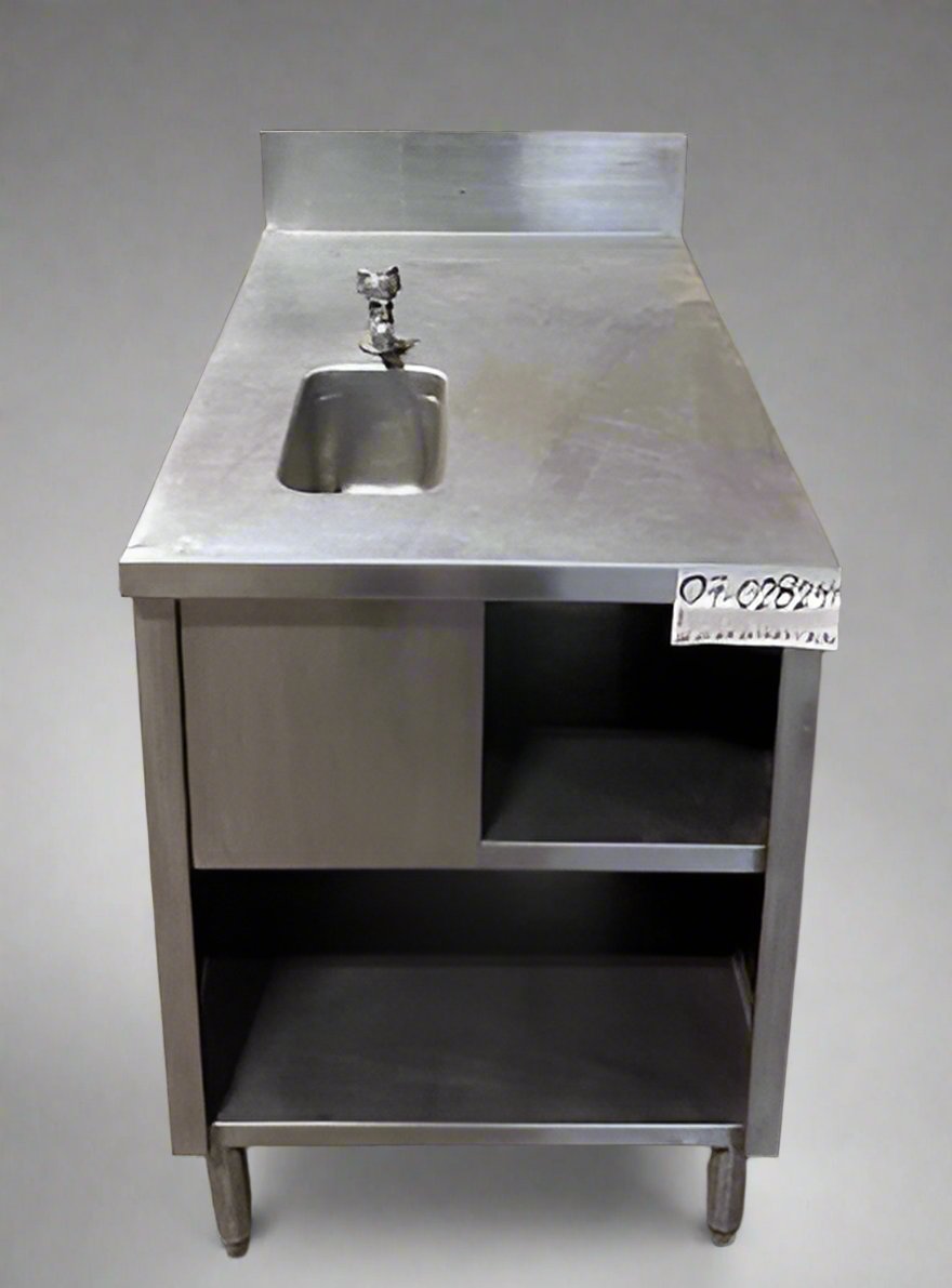 INTERNATIONAL DAIRY QUEEN INC. STAINLESS STEEL SERVICING TABLE STATION ...