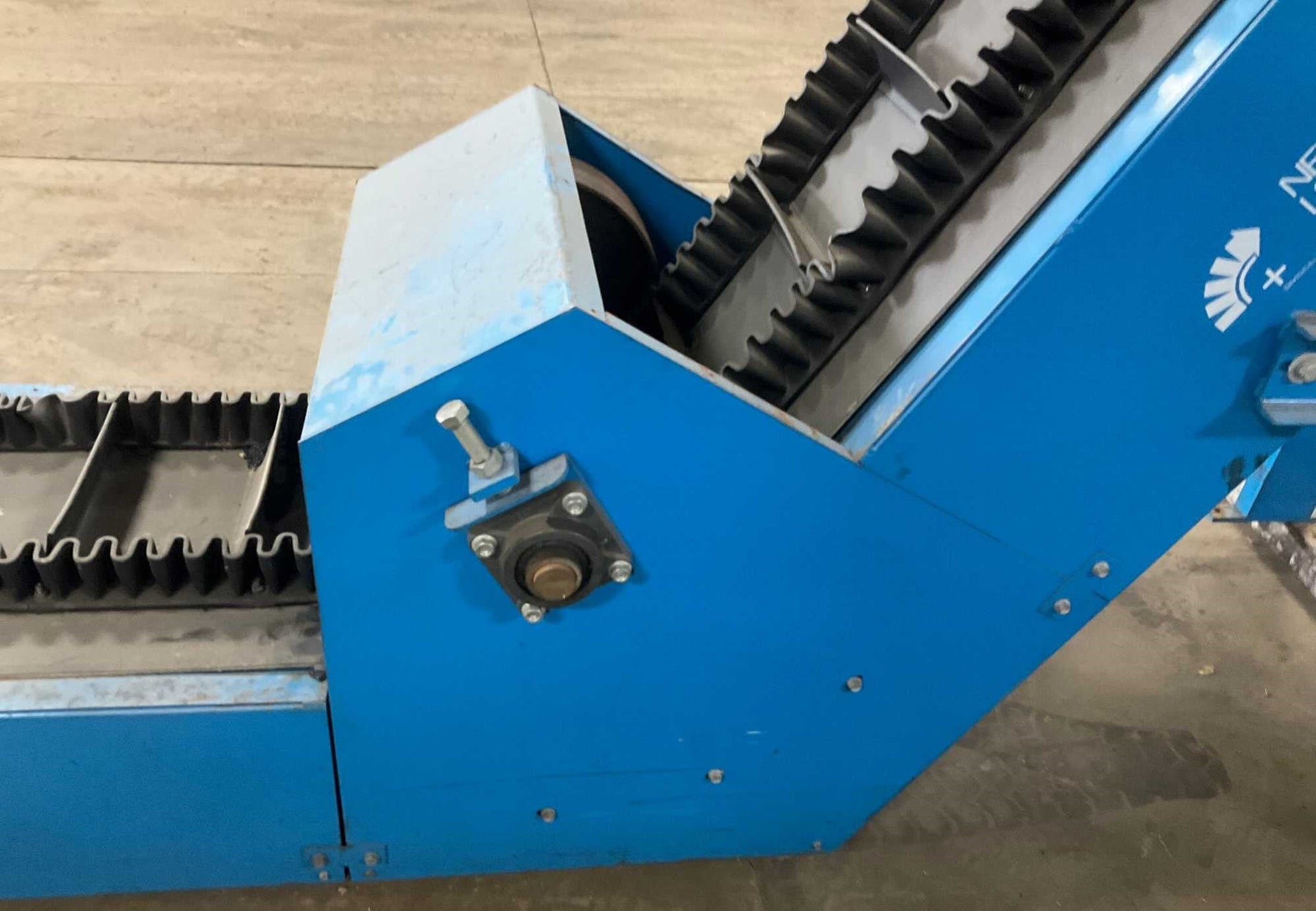 "NEW LONDON ENGINEERING" MODEL#- 590- 24"-12' CHIP CONVEYOR MACHINE ...