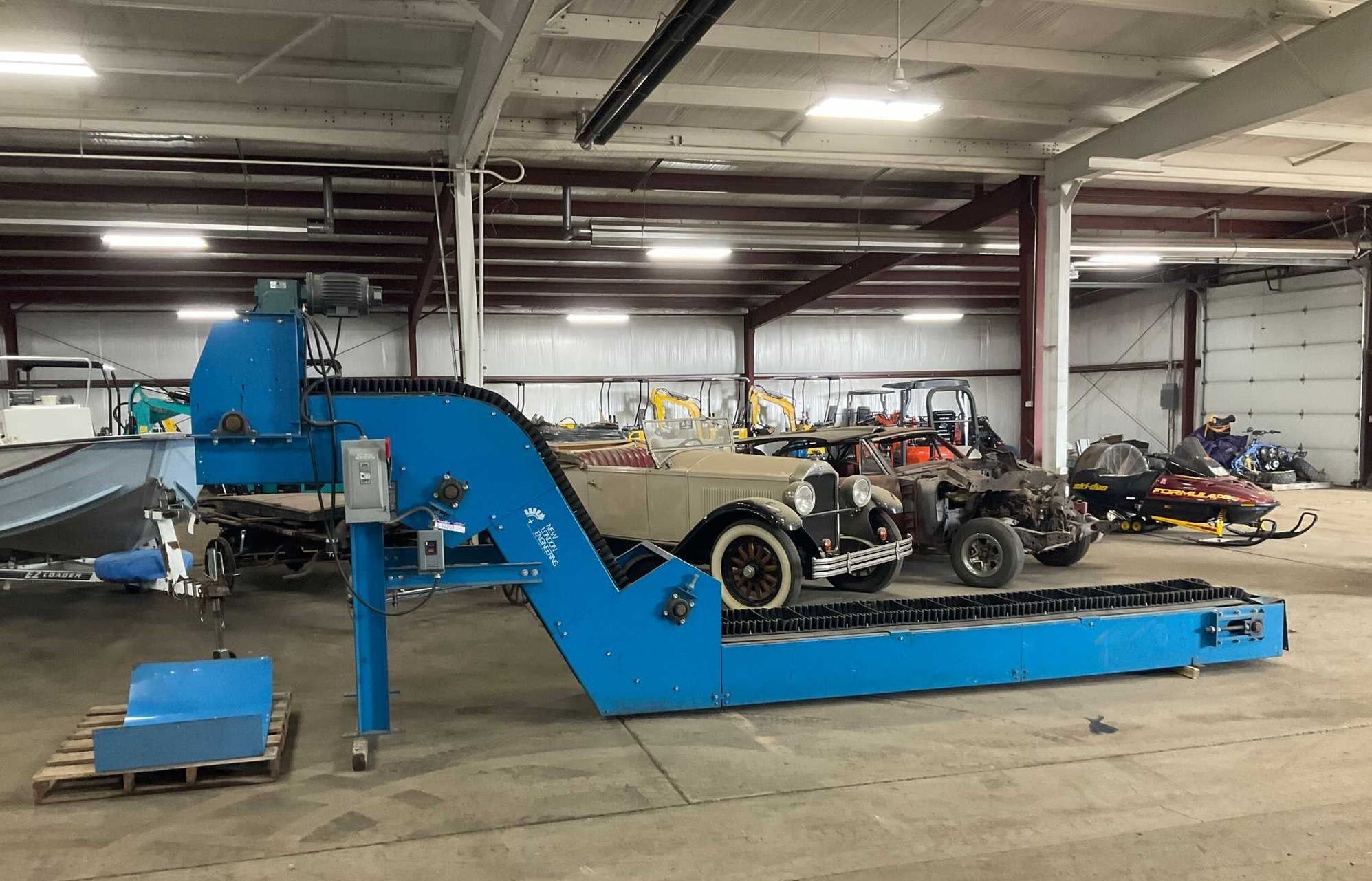 "NEW LONDON ENGINEERING" MODEL#- 590- 24"-12' CHIP CONVEYOR MACHINE ...