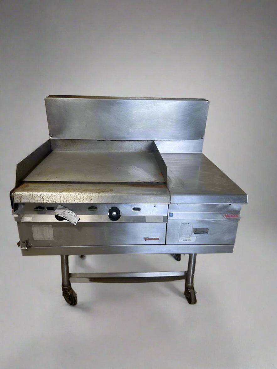 VULCAN NATURAL GAS GRIDDLE WITH SIDE AREA ON STAND WITH CASTERS MODEL ...